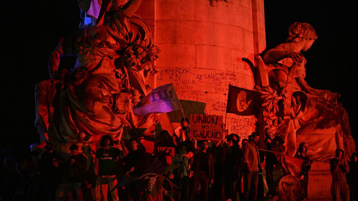 La rose et le poing du Parti socialiste : d’où vient ce logo historique ...