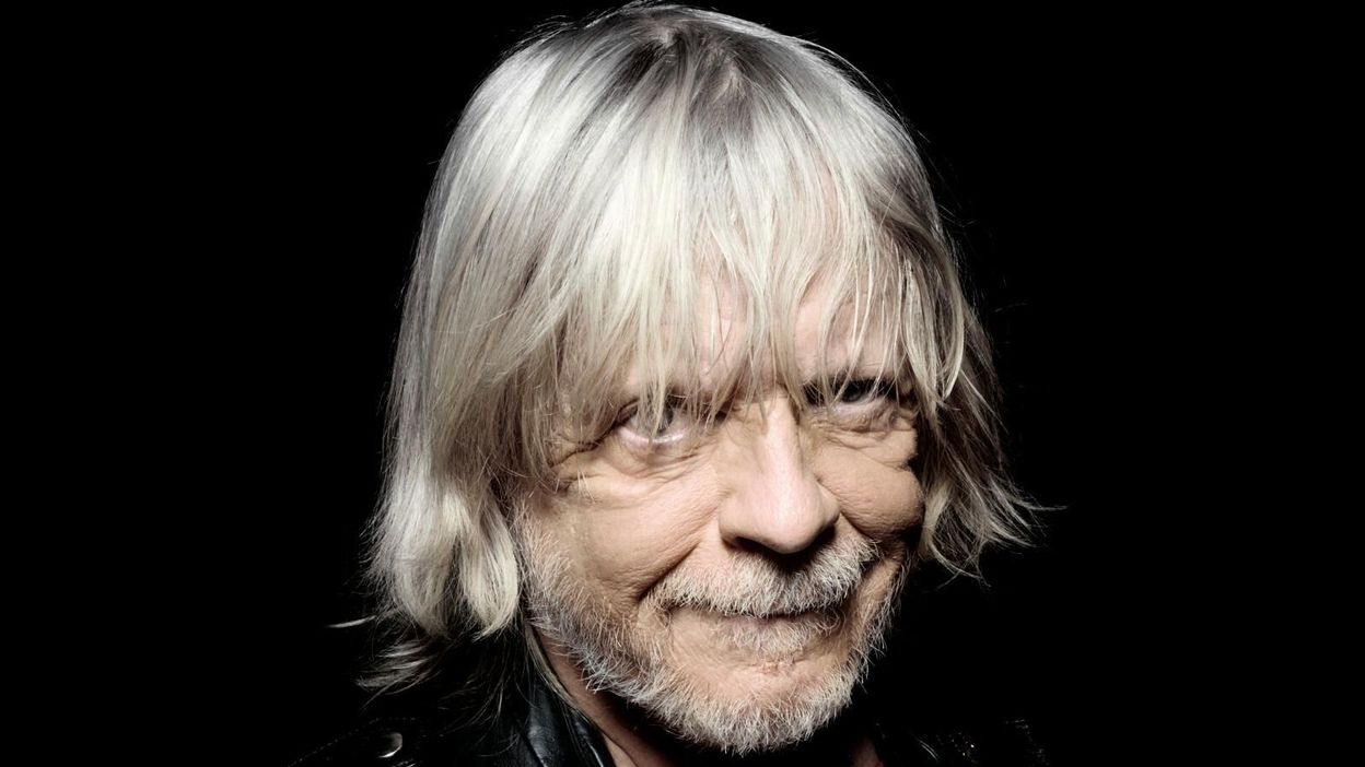 Renaud en tournée : le chanteur plus que jamais dans les cordes, mais ...