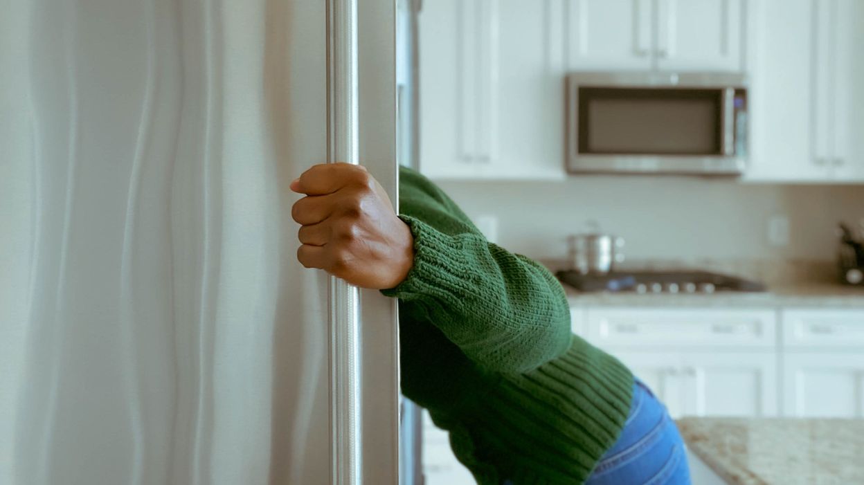 Toilette intime du petit garçon : faut-il décalotter bébé ? - RTBF Actus