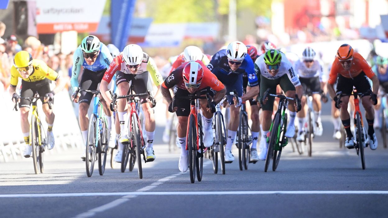Deuxième sprint et deuxième victoire pour Caleb Ewan, plus fort que le ...