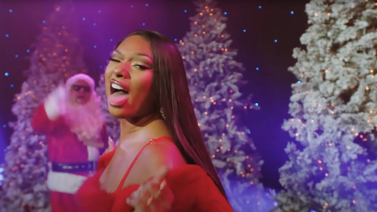 Megan Thee Stallion : 2 singles, 2 challenges Tik Tok feat. Courteney ...