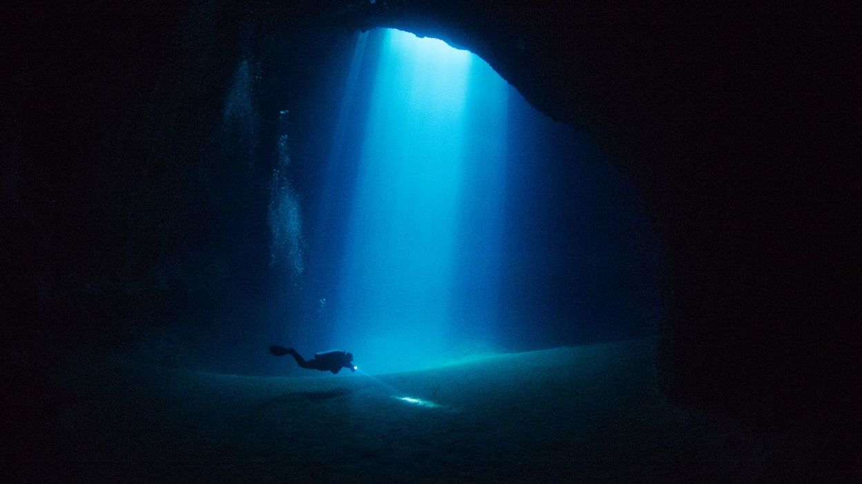 Le second trou bleu le plus profond du monde a été découvert dans le ...