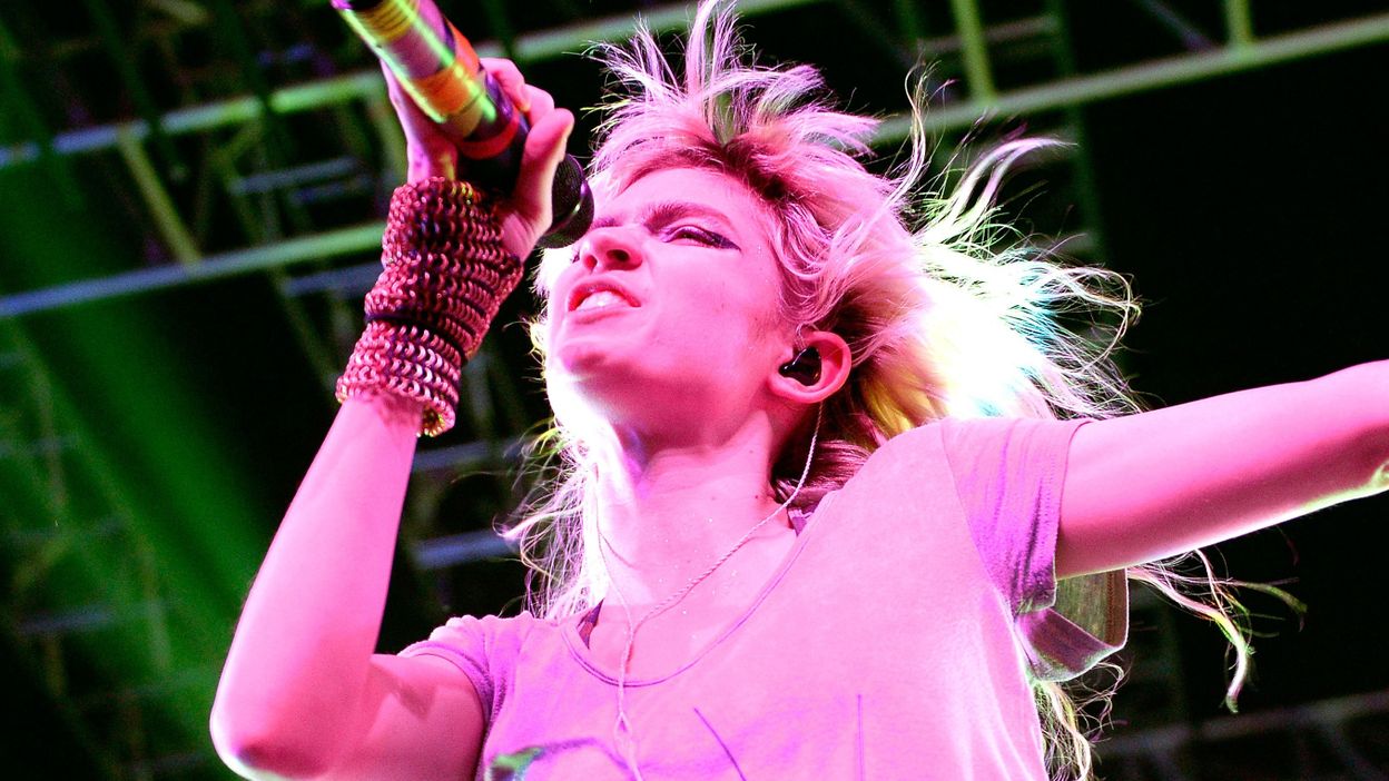 Grimes tease une prochaine collaboration avec la sensation de YouTube ...