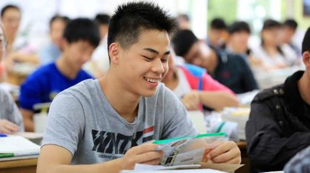 'Le plus grand examen du monde', c'est en Chine - RTBF Actus