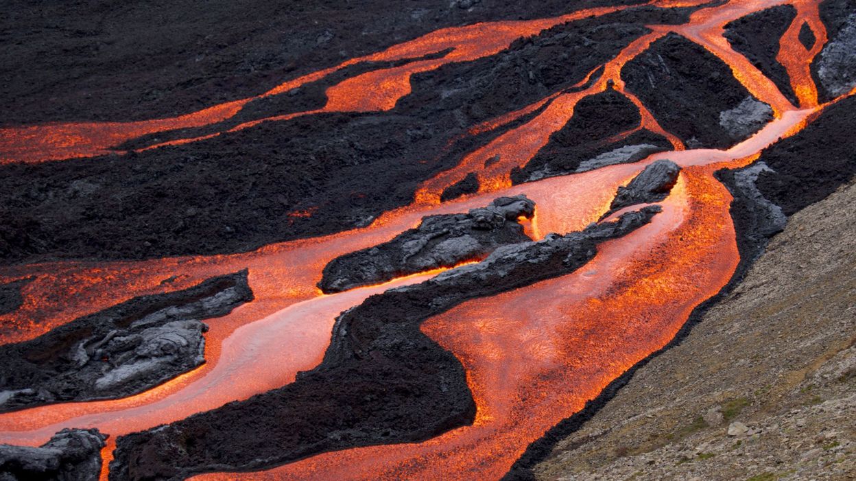 Islande: l'éruption volcanique s'étend avec une nouvelle faille de lave ...