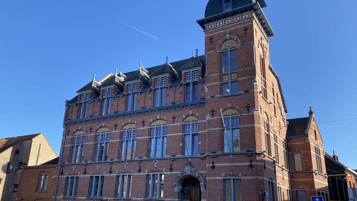 Tubize : un gigantesque outlet mall sort de terre sur l’ancien site des ...