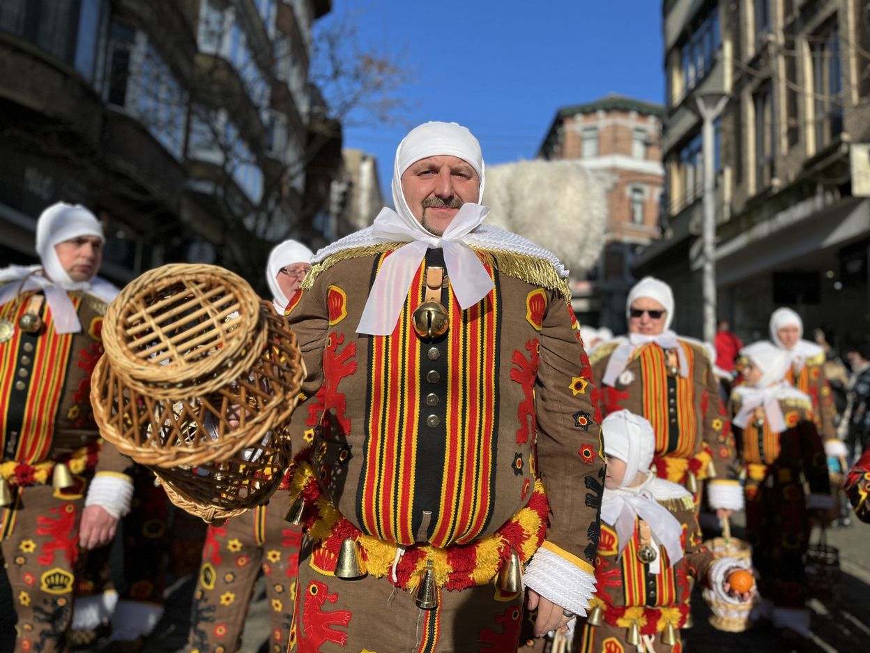 Au carnaval de Charleroi, Nancy fait la Gille depuis 1986 - RTBF Actus