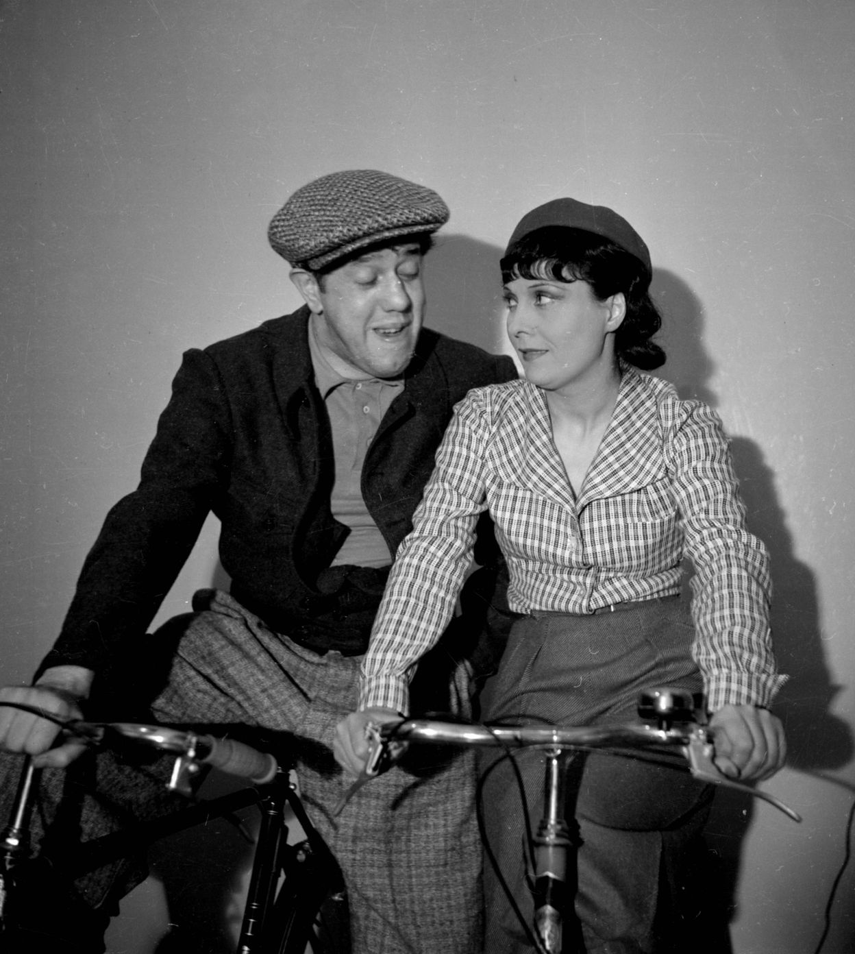 Arletty, vedette du cinéma et du théâtre : une femme libre, entière et ...