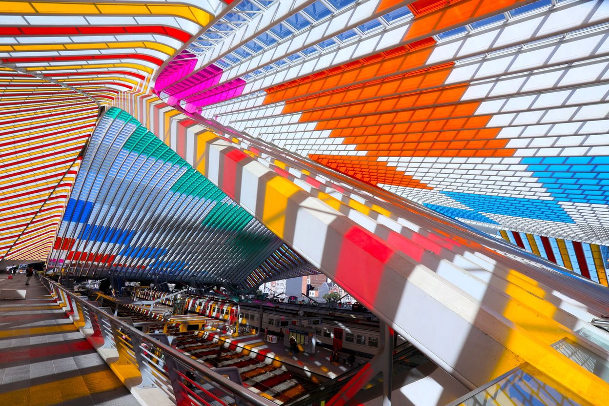 On a testé pour vous l’Oeuvre de Daniel Buren à la gare de Liège ...