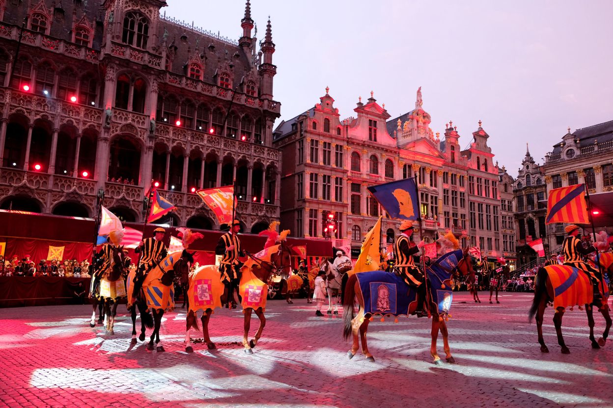 À Bruxelles : l’Ommegang, une tradition ancestrale. - RTBF Actus