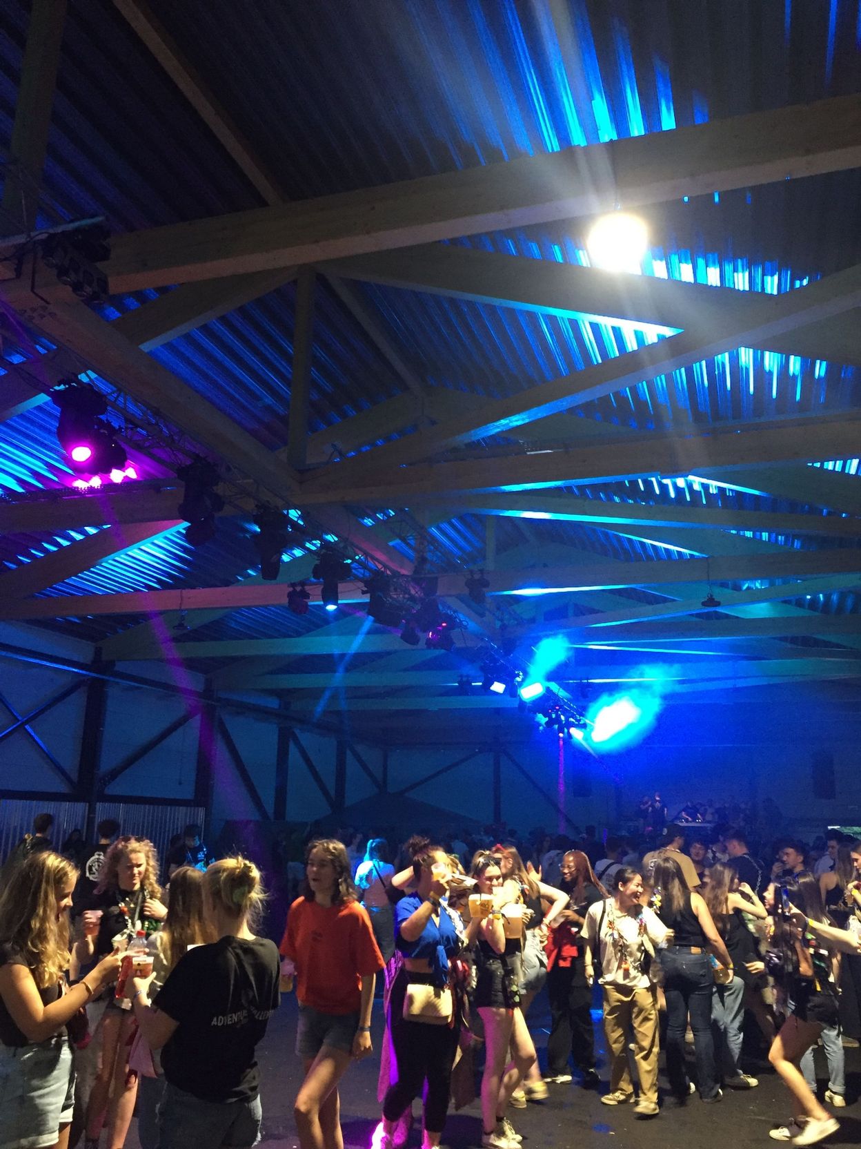 Inauguration du 'Chapi 4.0' à Liège : 'ça fait bizarre de voir la salle ...