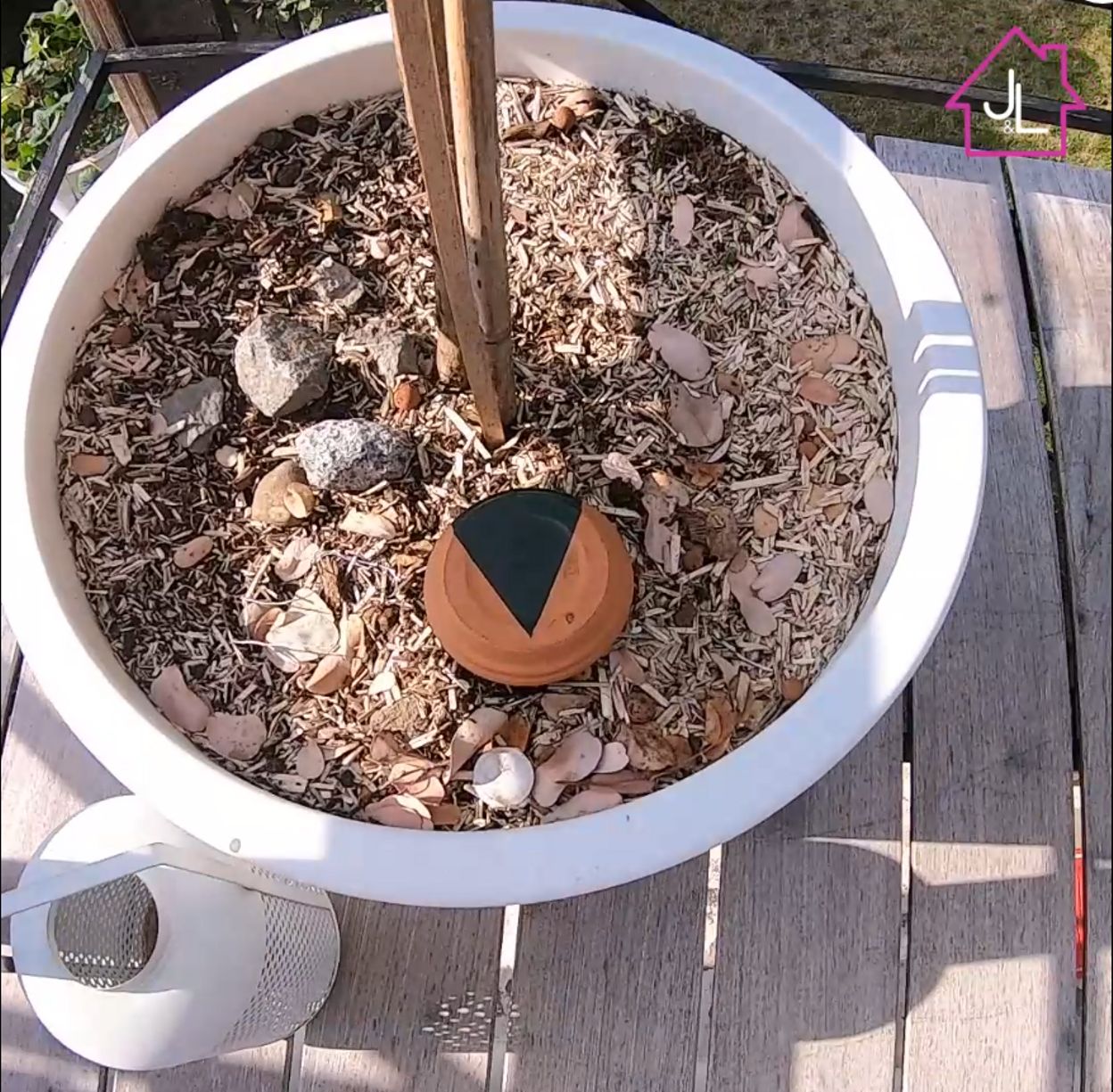 Des oyas faits maison pour un arrosage même quand vous êtes en vacances ...