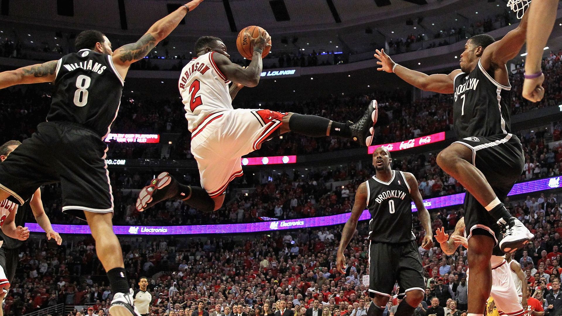 Brooklyn force Chicago à la 'belle', Golden State qualifié - RTBF Actus