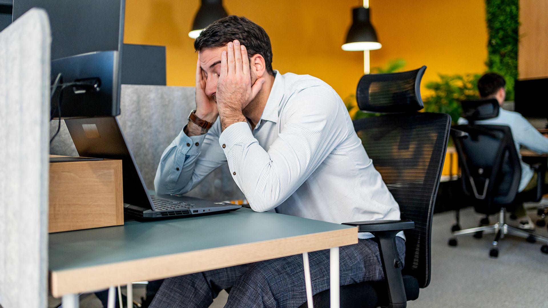 Débat : un jeune travailleur sur deux risque le burn-out...Que se passe ...