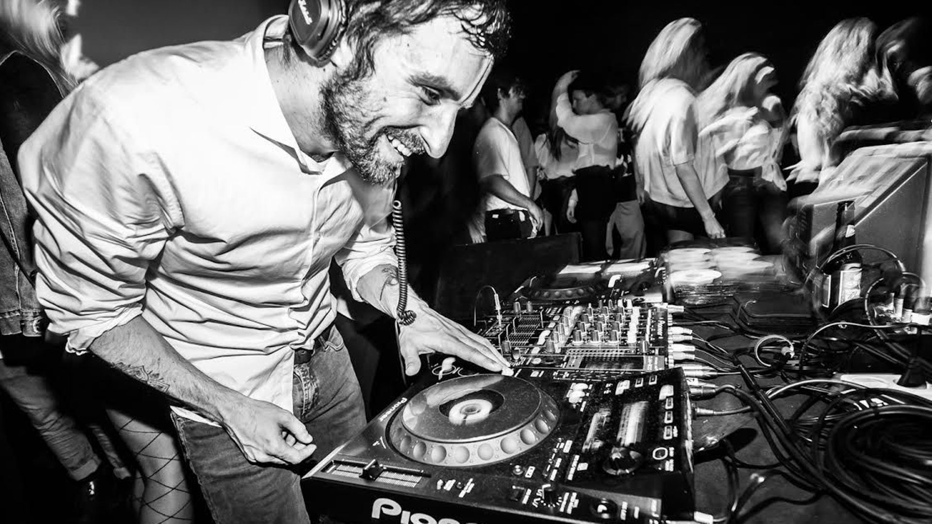 Un mix exclusif de SIMØNE ce samedi dans Pure Trax