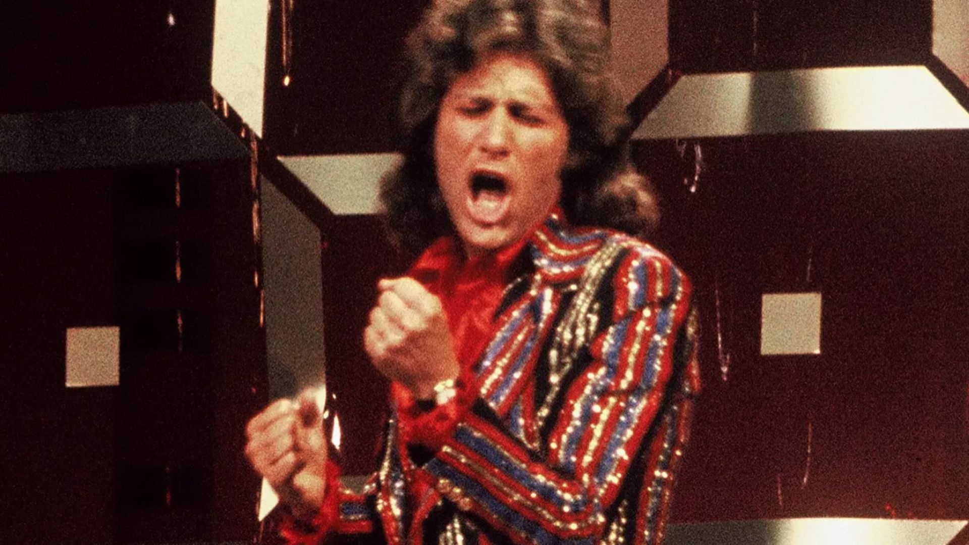 Mike Brant : retour sur une carrière fulgurante, 50 ans après sa ...