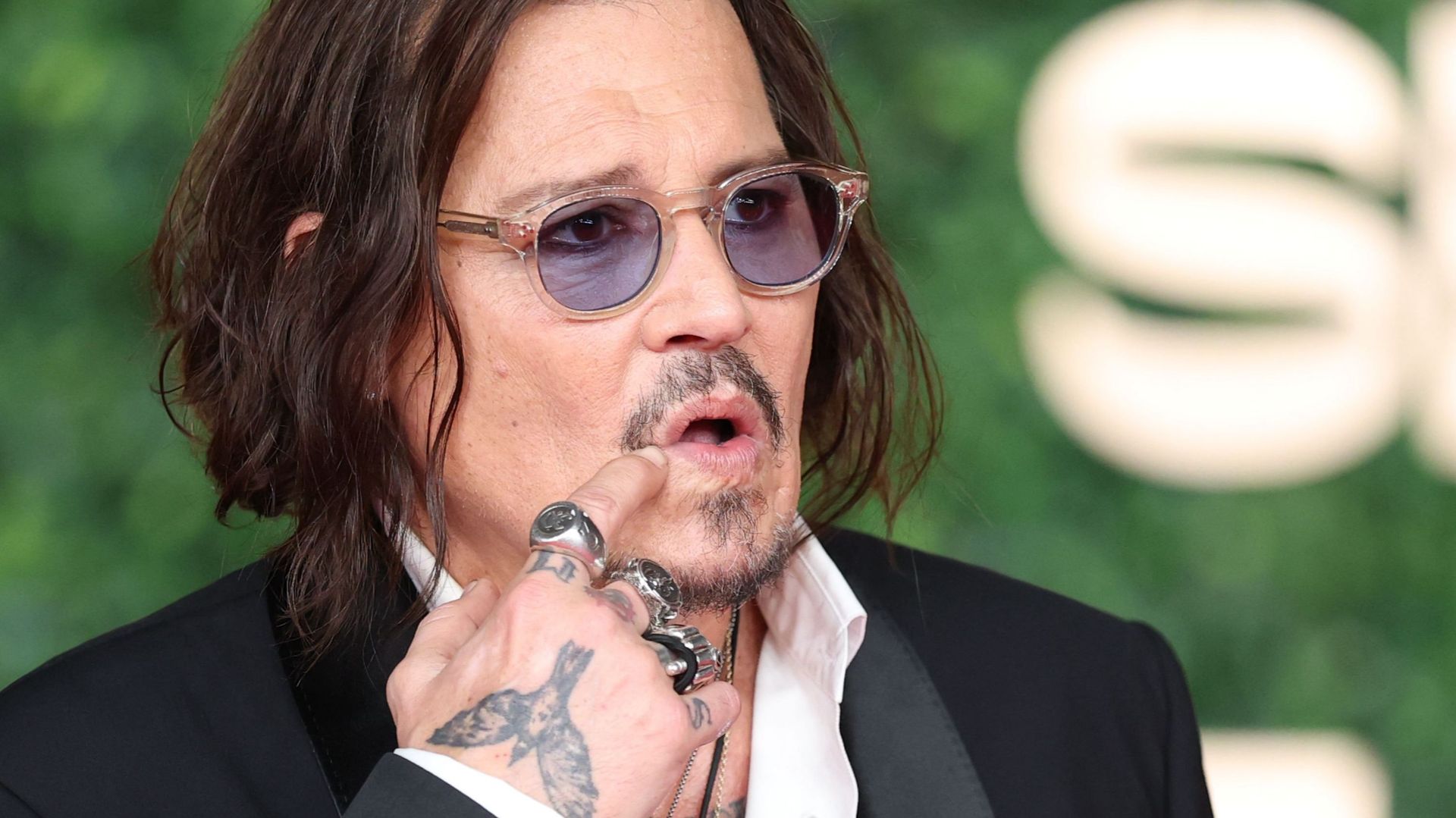 Les explications un peu pathétiques (et très alcoolisées) de Johnny ...