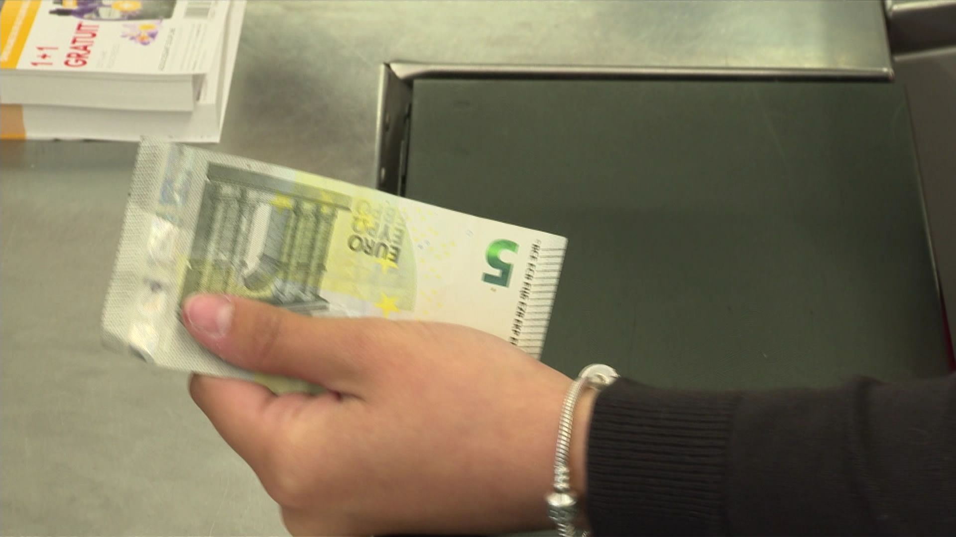 Distributeurs de billets : à mi-chemin de leur déploiement, Batopin ...