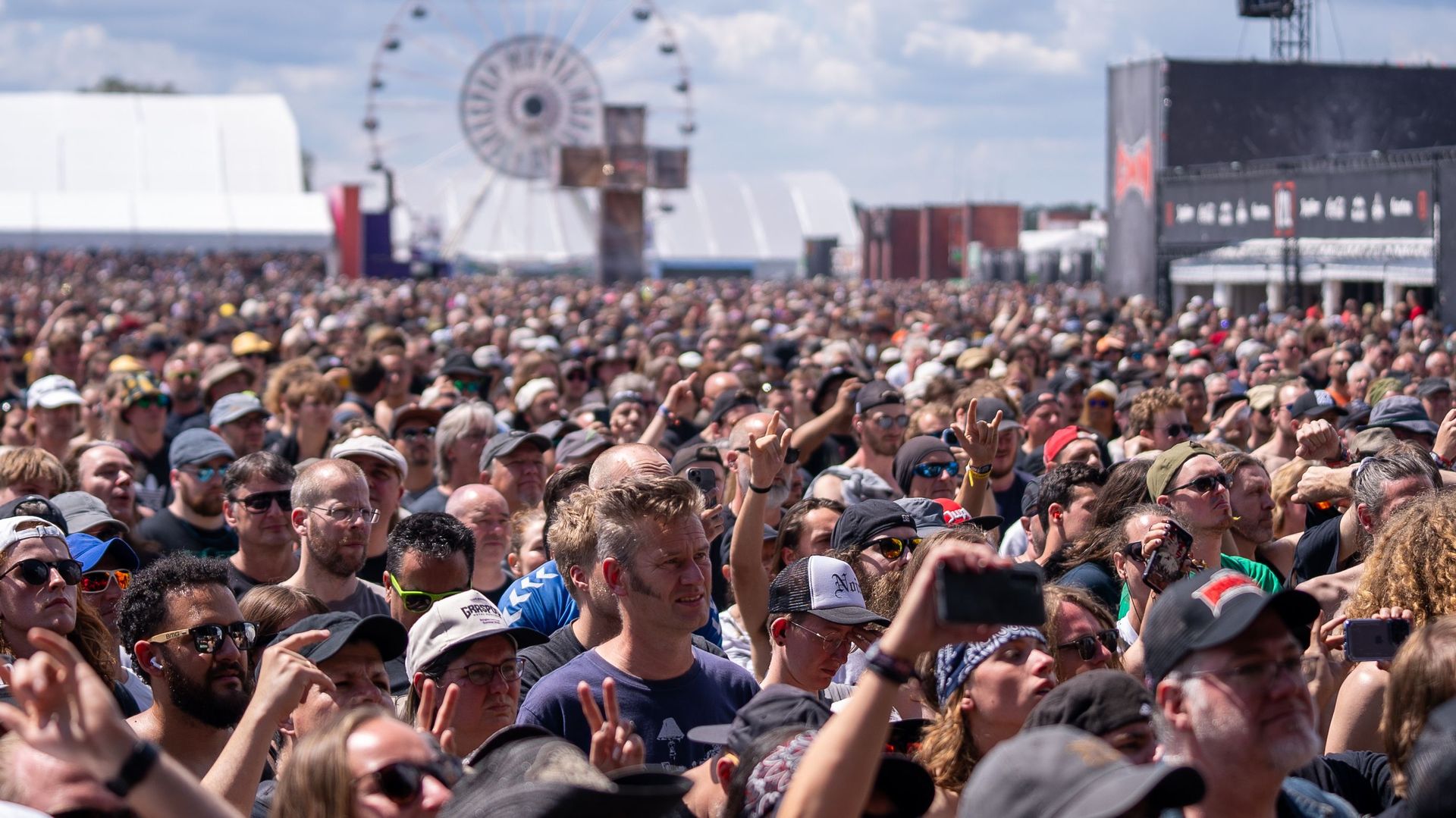 DJ Nathachelet : de festivalière à DJ, l’histoire d’une Belge au ...