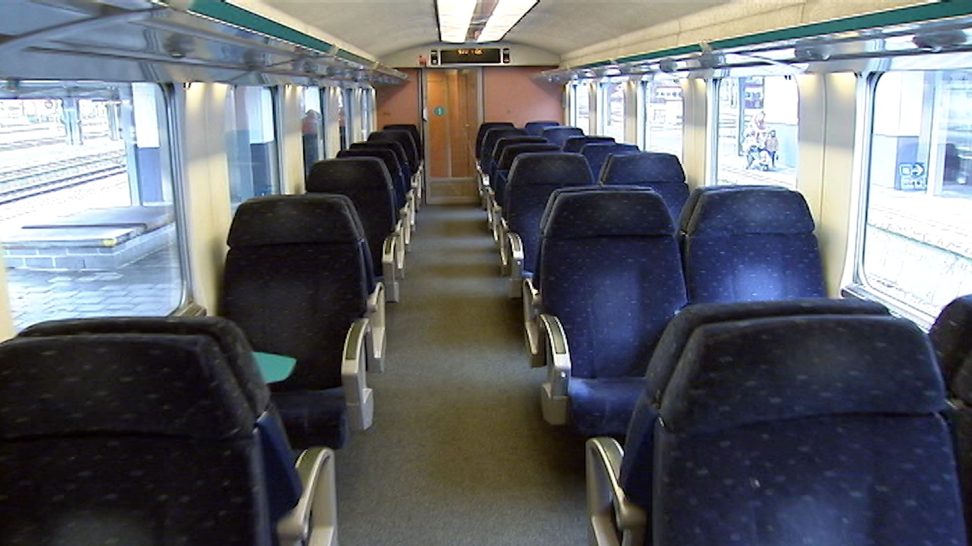 Faut-il supprimer la première classe dans les trains? - RTBF Actus