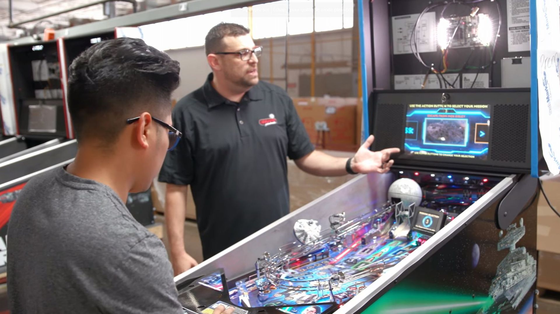 Fabrication d'un flipper de A à Z dans une fascinante vidéo de 5 ...