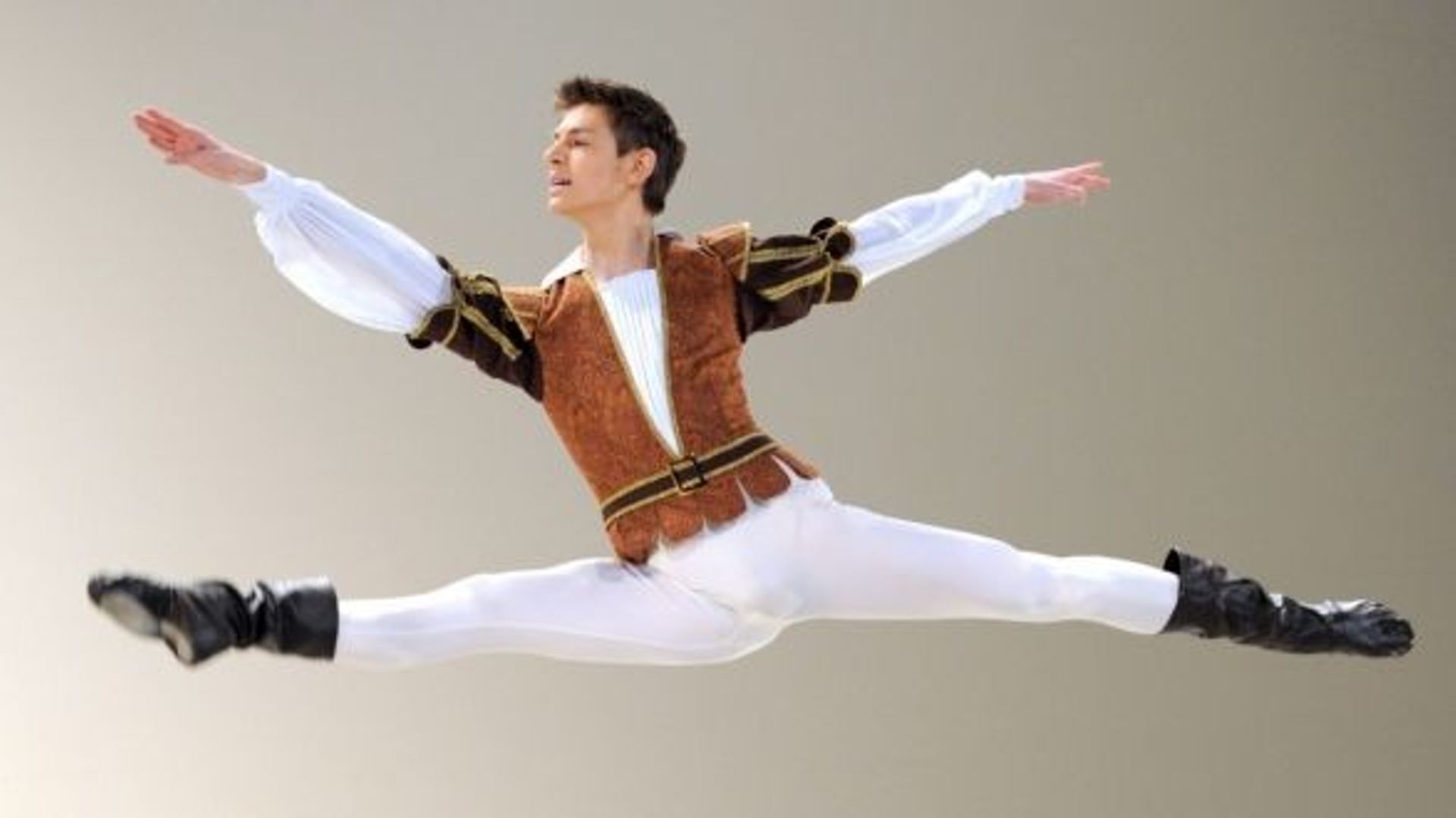 Le danseur belge Edo Wijnen lauréat du Prix de Lausanne - RTBF Actus