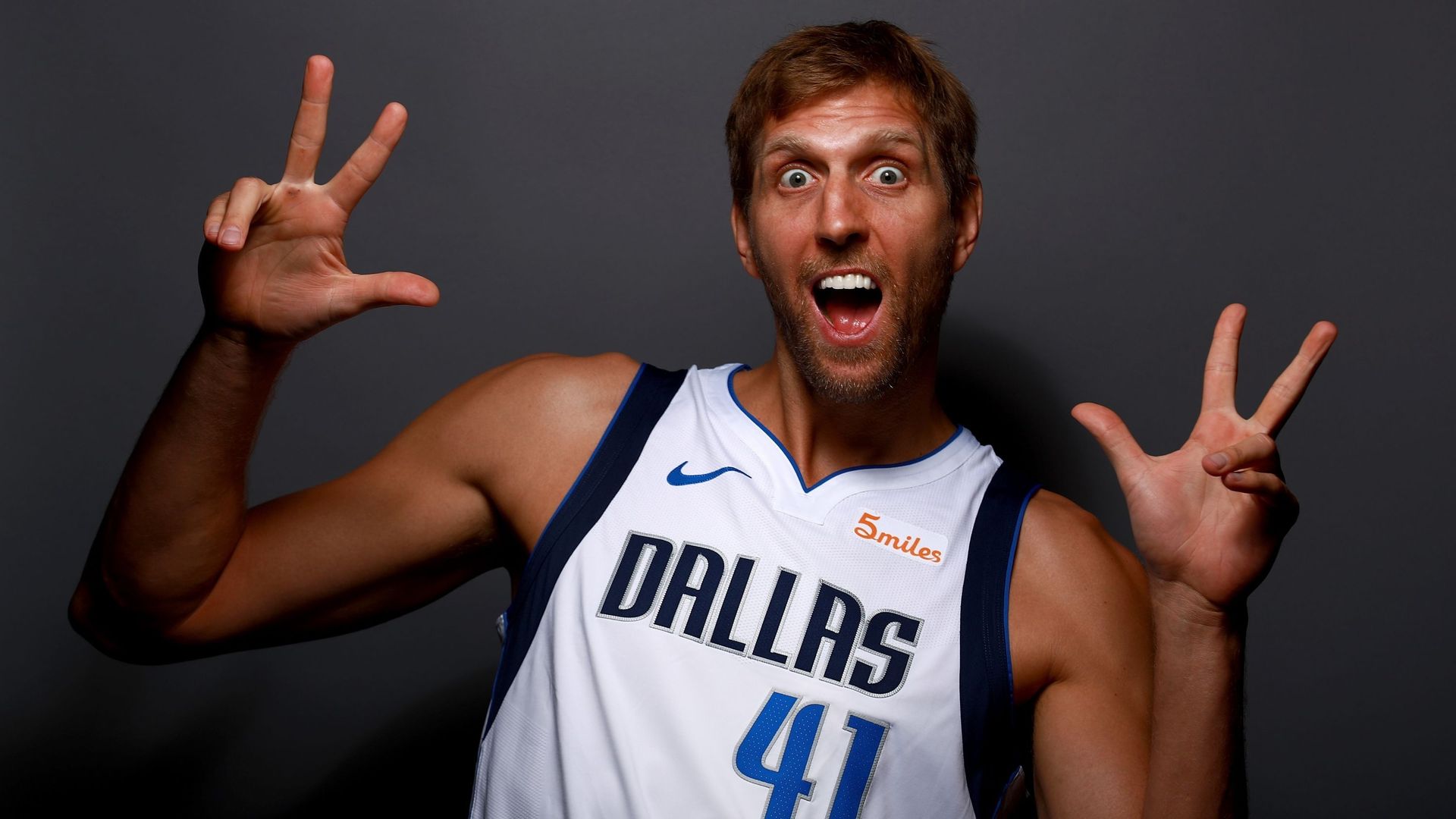 La Ville de Dallas met à l'honneur sa légende Dirk Nowitzki - RTBF Actus