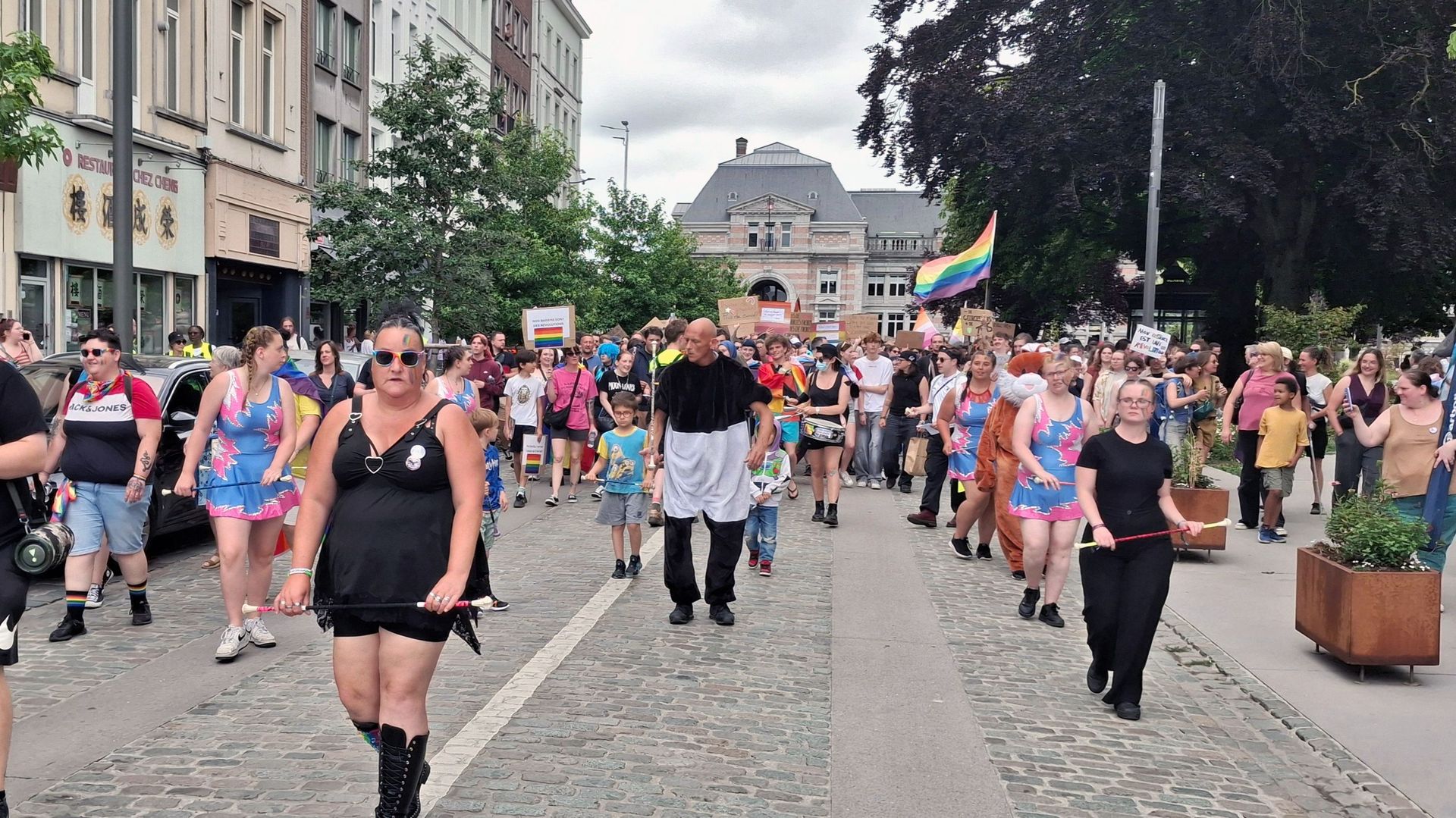 Droits des personnes LGBTQIA + : Tournai a accueilli sa première Pride ...