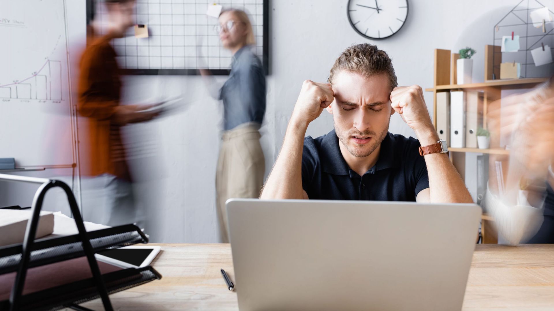 L’aliénation au travail à travers le cinéma : de 'Severance' à 'The ...