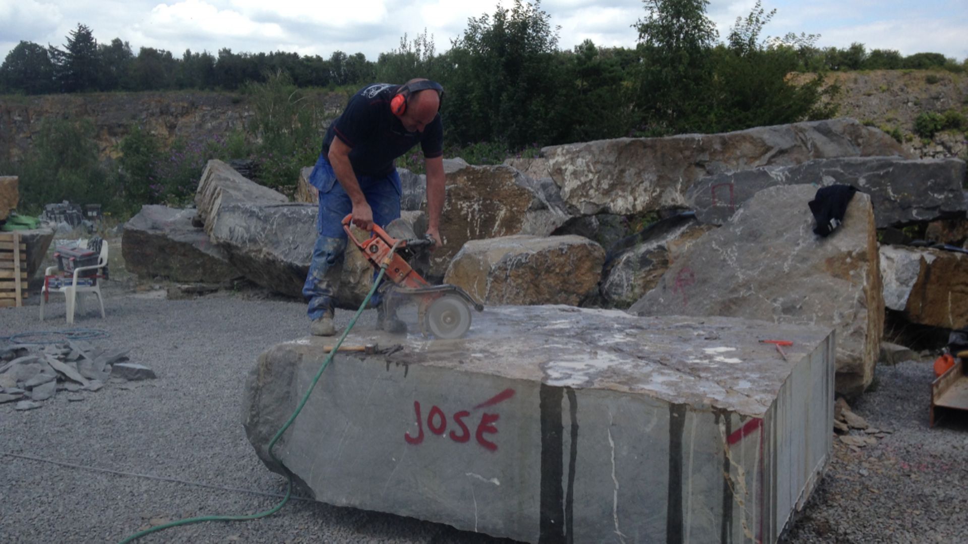 Sprimont : les éphémères de la pierre, un symposium de sculpture plus ...