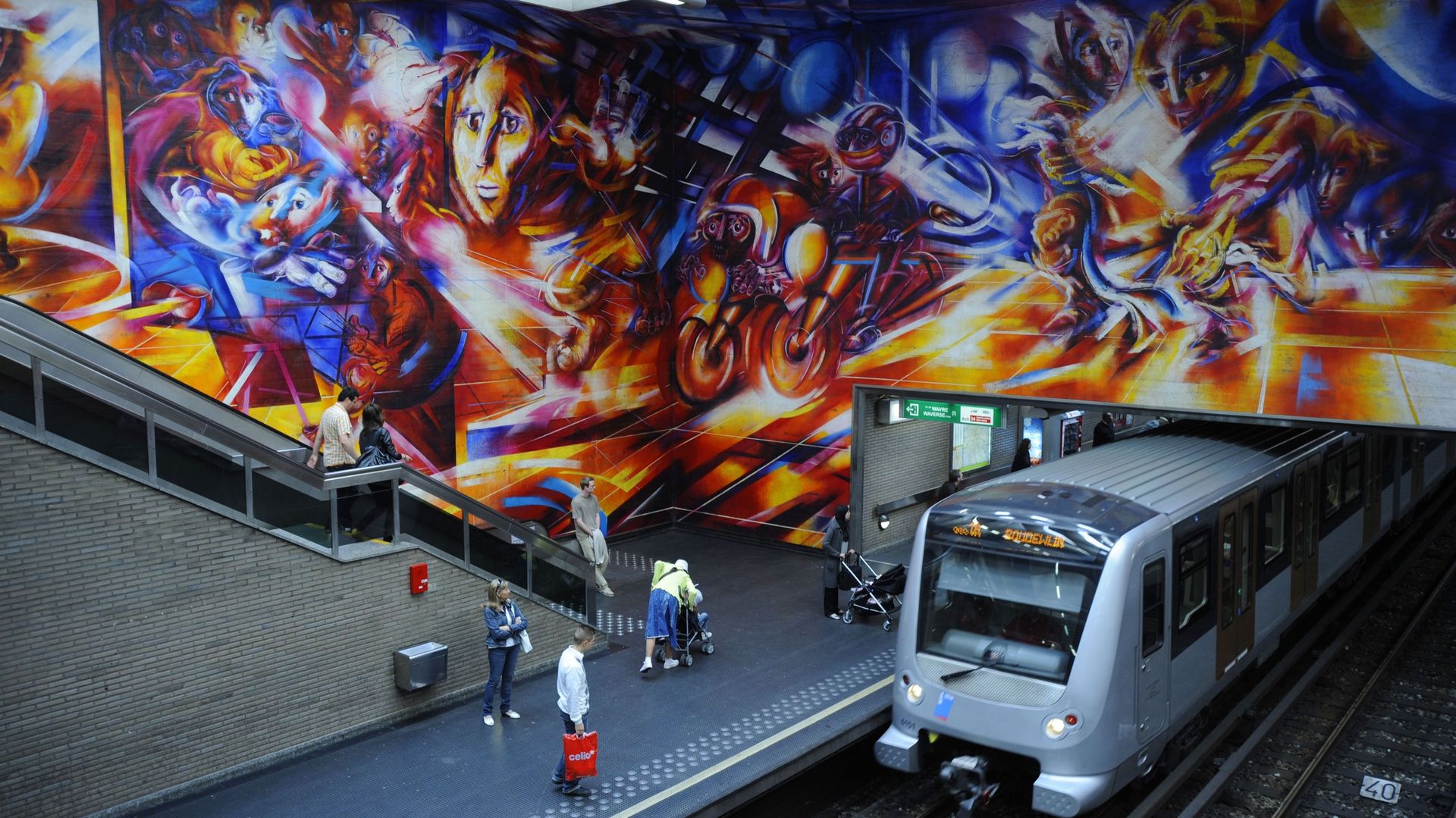 Hausse des vols à la tire dans les trains et le métro en 2011 - RTBF Actus