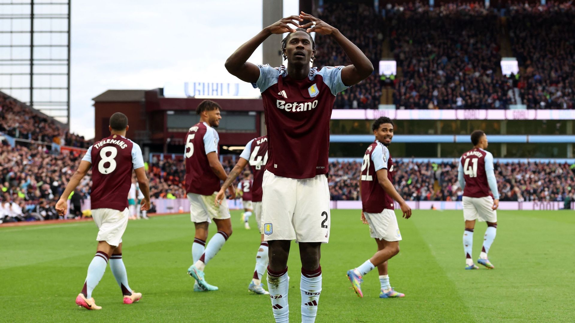 Le PSG efface Aston Villa après un festival de beaux buts, Youri ...