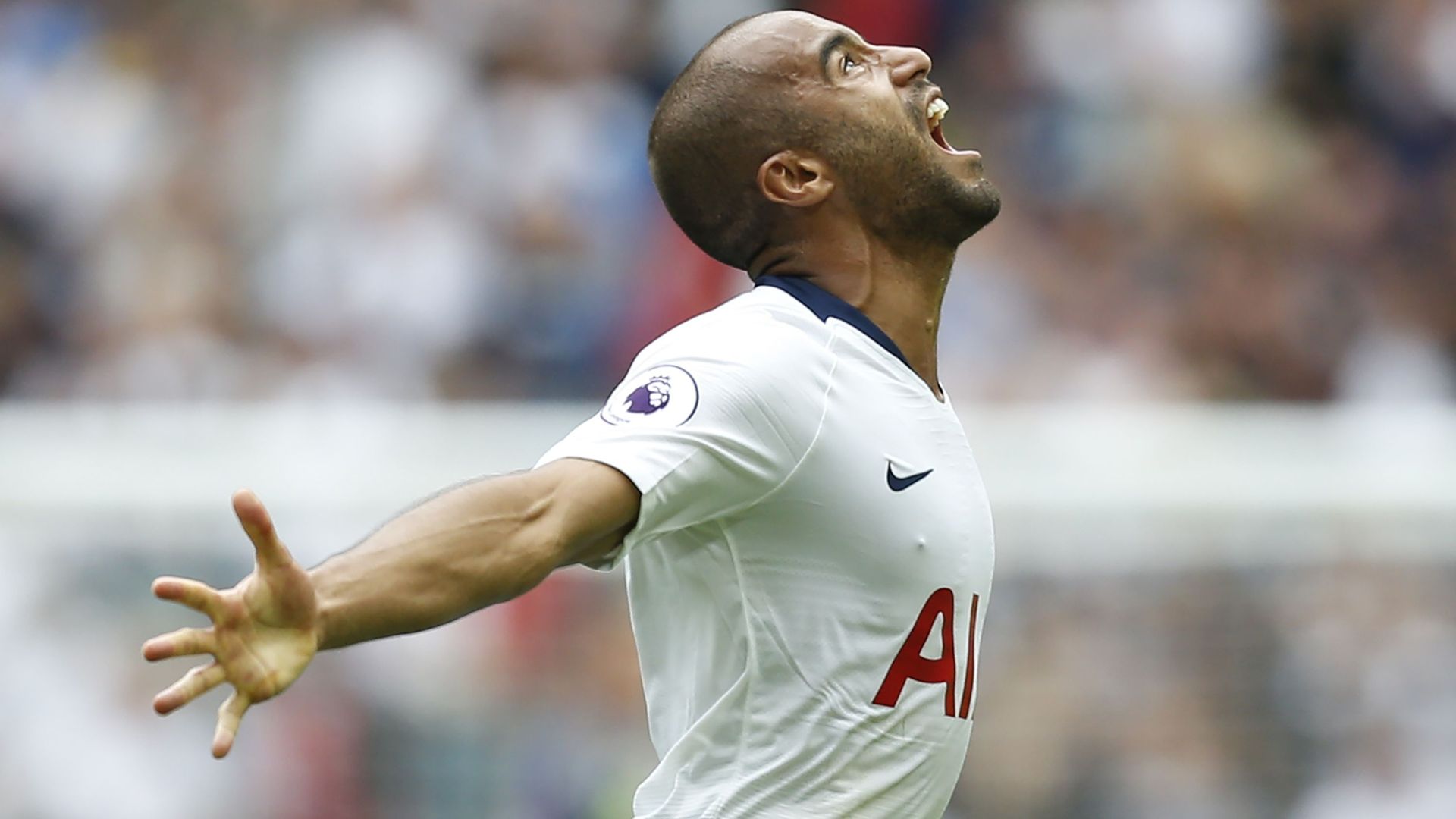 3 buts en 4 matches : Lucas élu joueur du mois d'août en Premier League ...