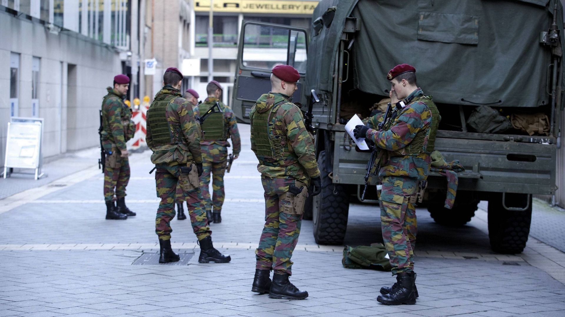 Patrouilles en rue, missions à l'étranger: les soldats belges fatiguent ...