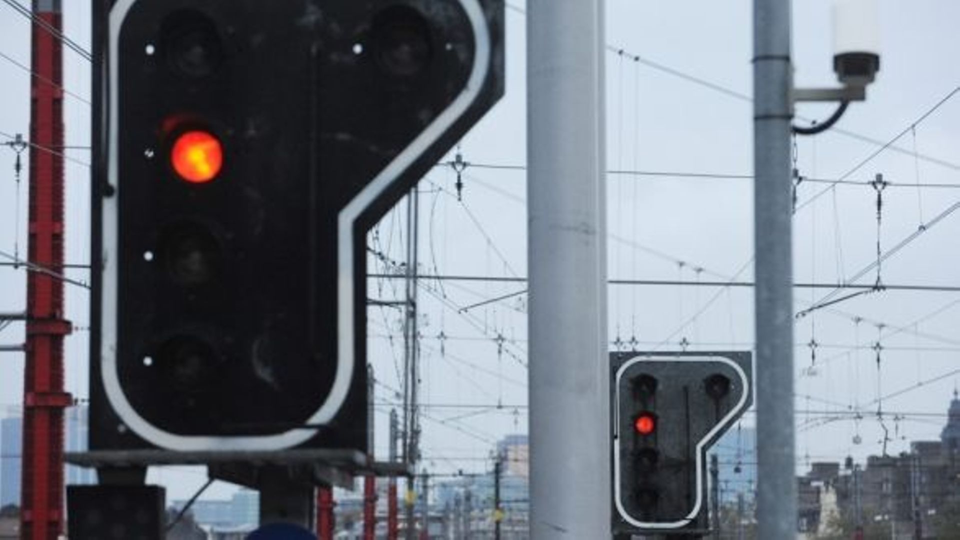Moins de feux rouges grillés par les trains en 2012, mais encore trop ...