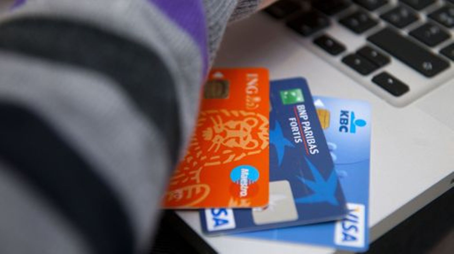 Attention aux faux employés de banque à votre porte : voici comment les ...