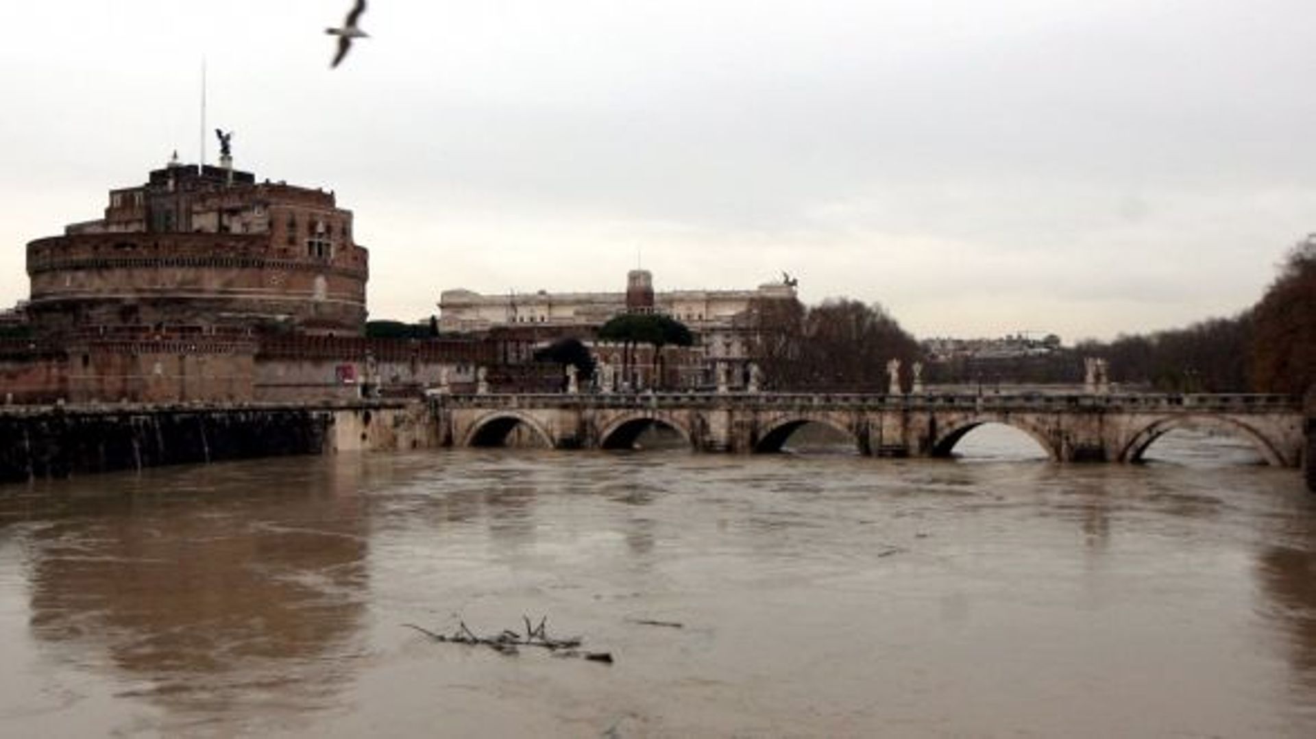 Italie: crue exceptionnelle du Tibre à Rome - RTBF Actus