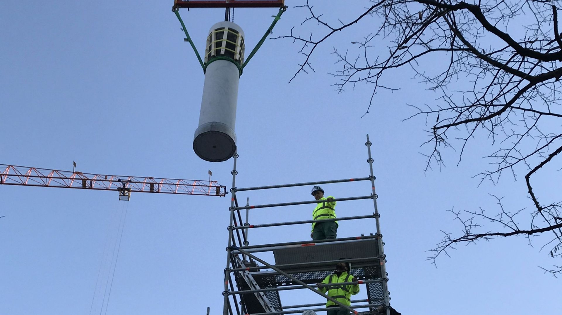 Liège: la colonne et la statue du Perron remises en place ce jeudi ...