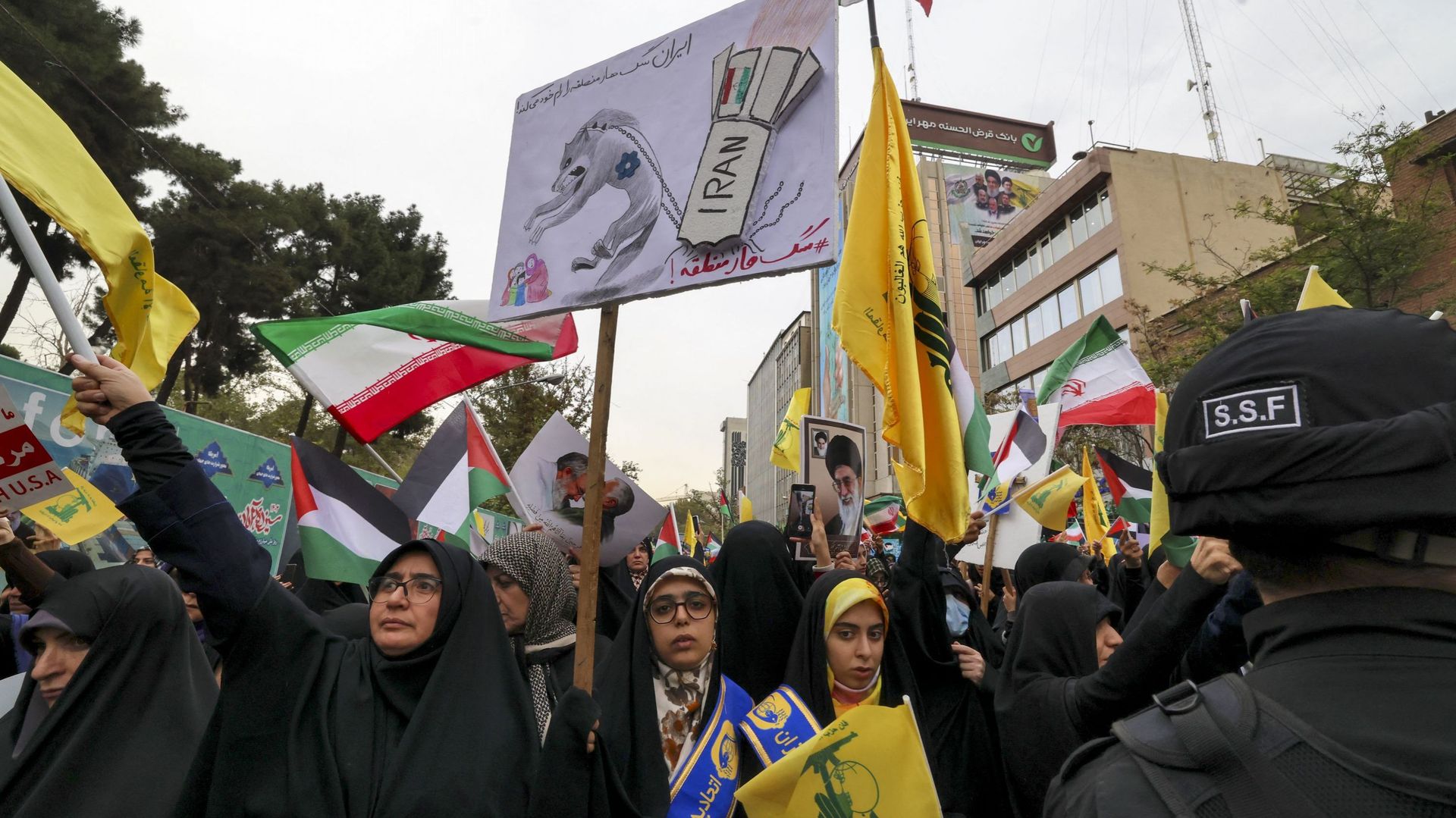 Des centaines d'Iraniens célèbrent la prise d'otages de 1979 dans les ...