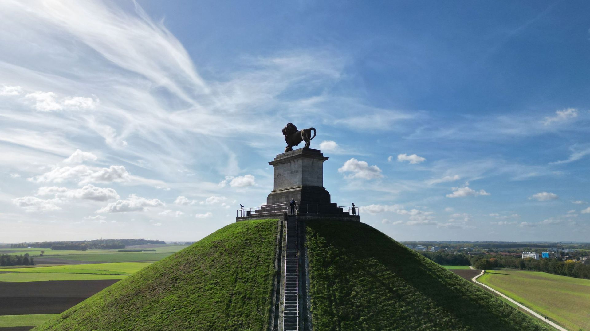Pourquoi dit-on le 'Lion de Waterloo' et non 'de Braine-l’Alleud ...