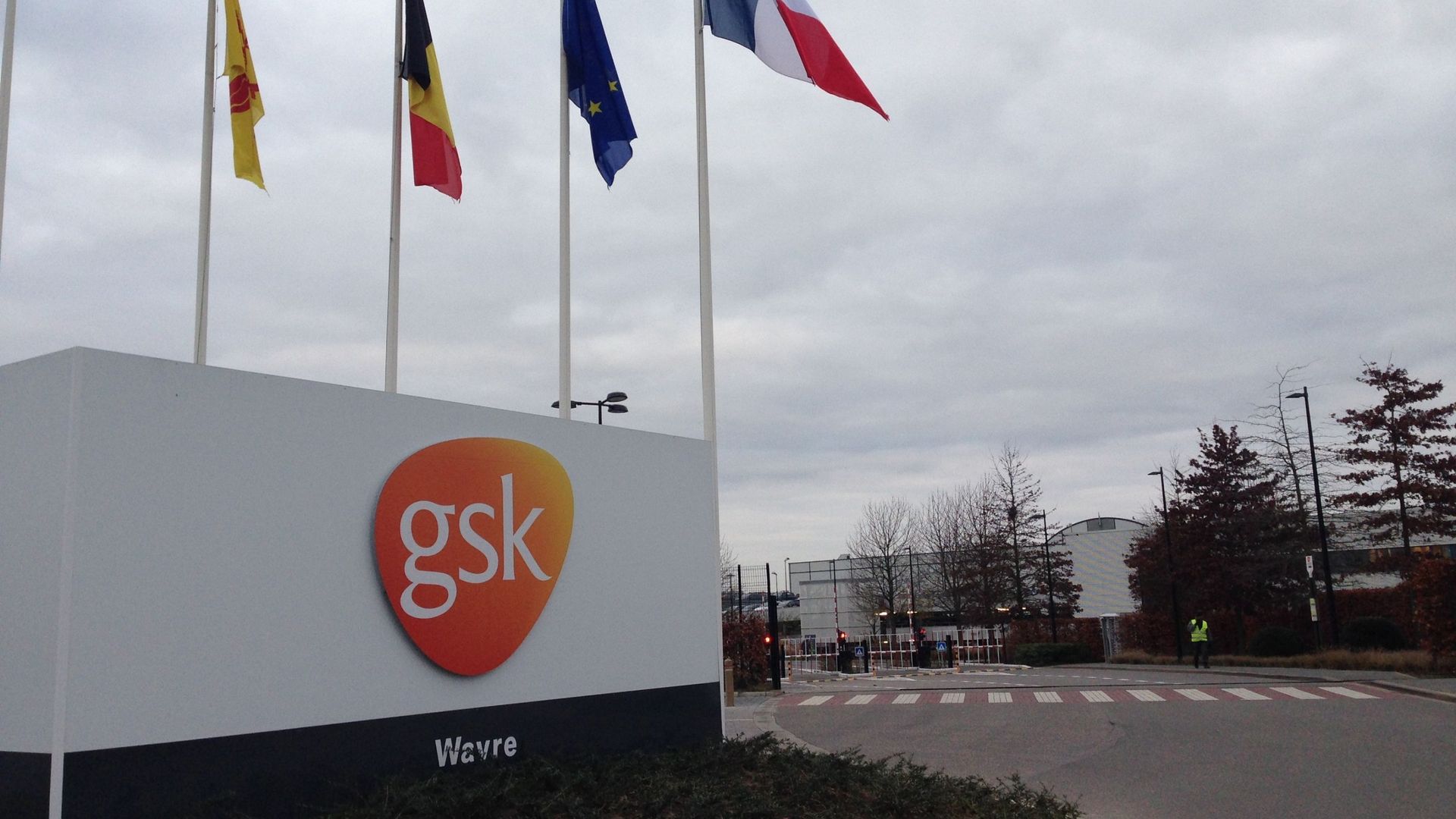 GSK Wavre : la direction envisage la suppression de 170 postes - RTBF Actus