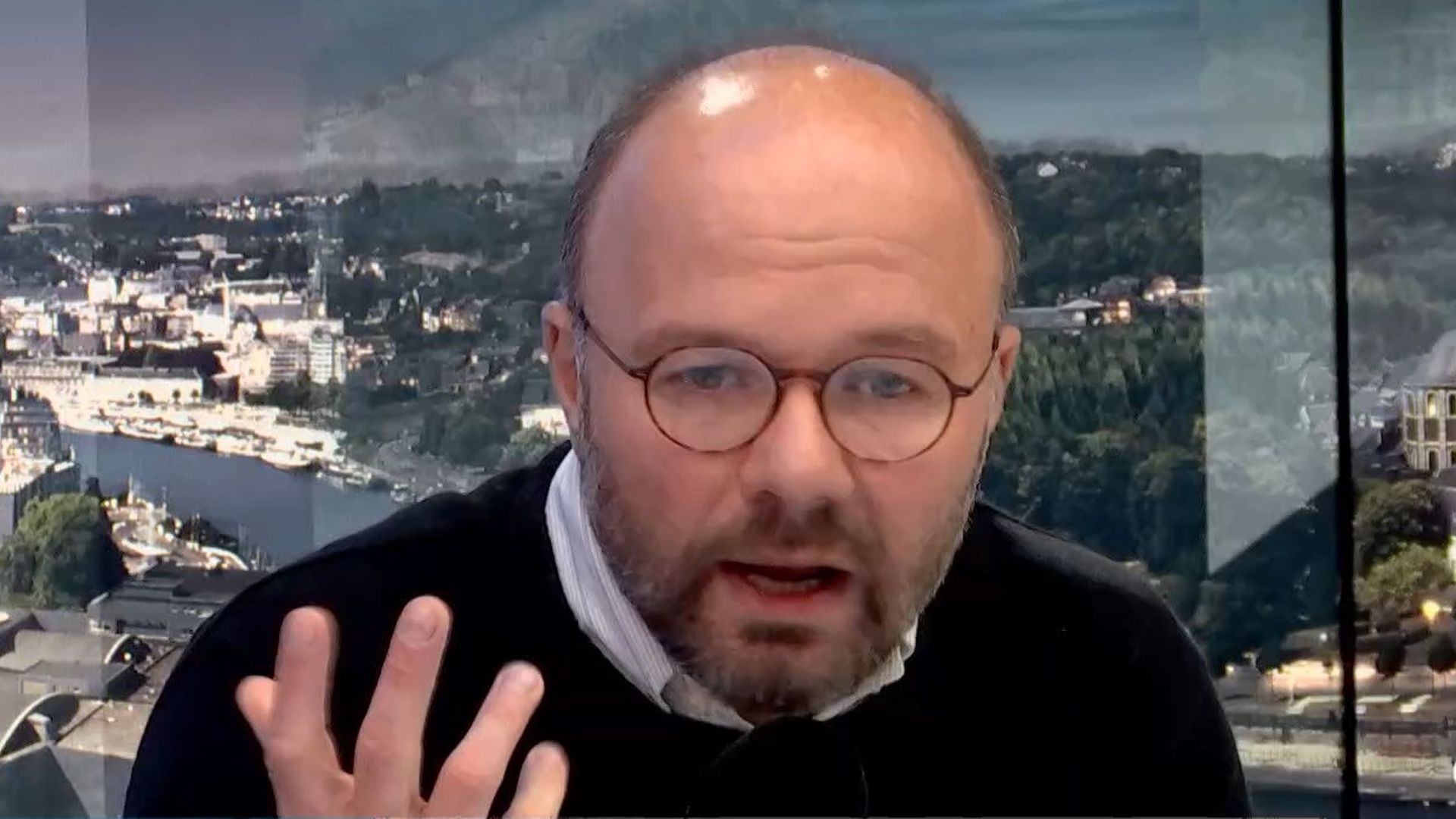 'Au secours', alerte Vincent Spronck, directeur de la prison de Saint ...