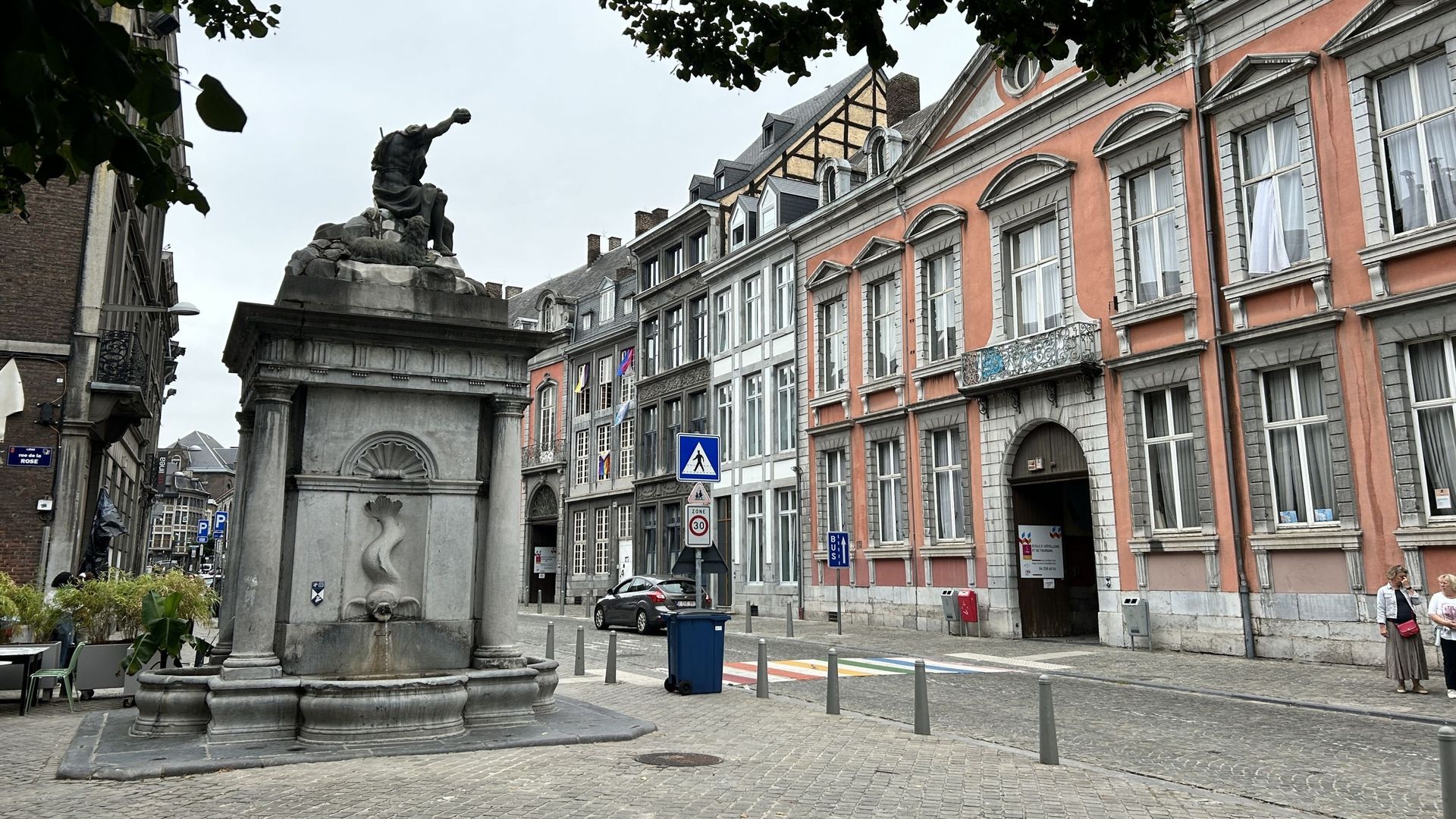 Liège : la Place Saint-Lambert, une page d’histoire sur et sous terre - RTBF Actus