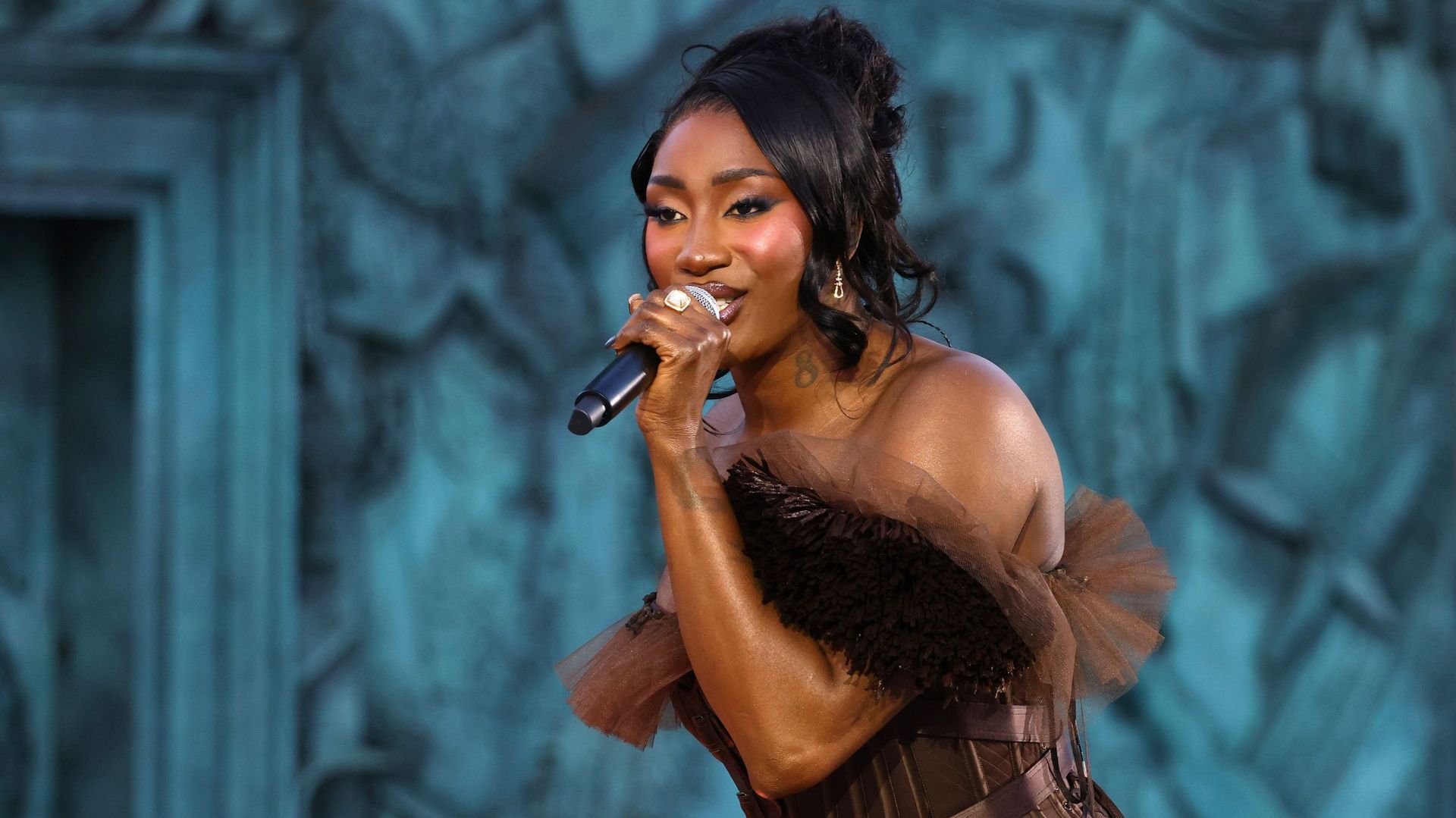 Aya Nakamura et Alpha Wann réunis sur le titre 'Chimiyé'… Un come-back ...