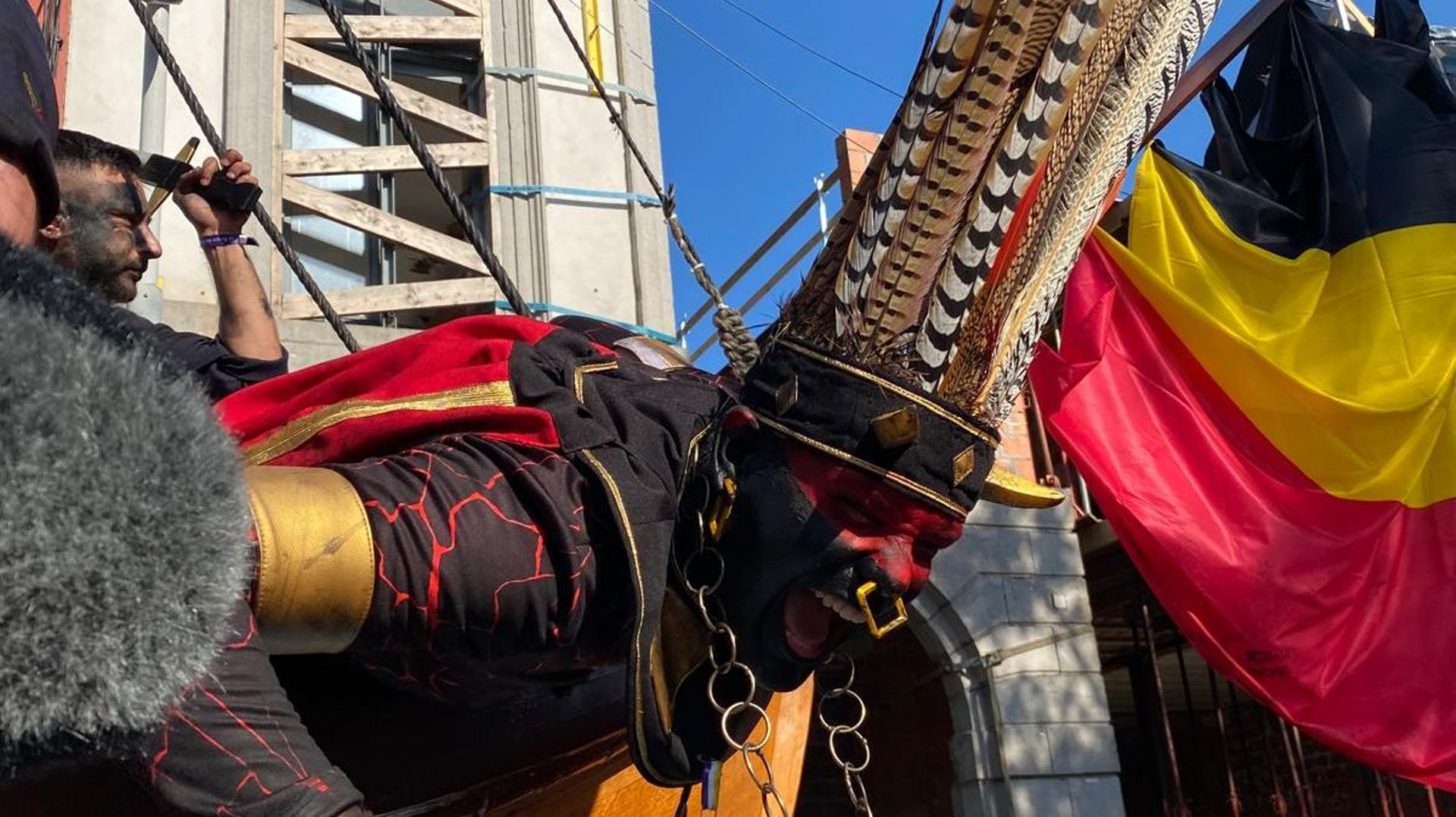 Ducasse d'Ath : le diable new-look défile devant les Athois - RTBF Actus