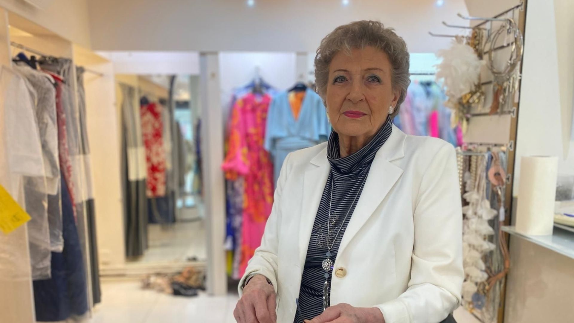 À presque 87 ans, Madame Deborah habille les femmes tournaisiennes en ...