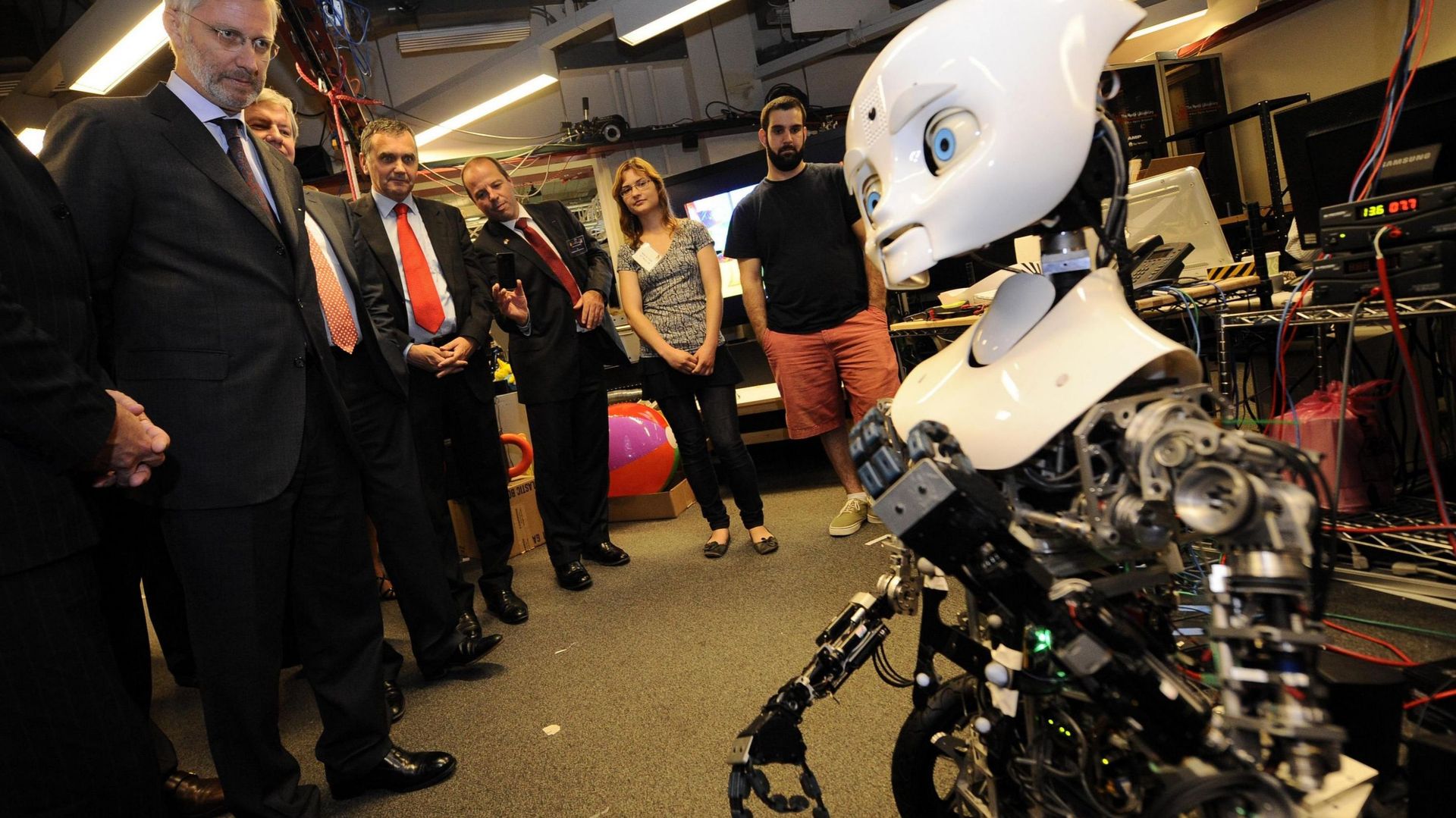 Quakebot, le robot-journaliste qui rédige plus vite que son ombre ...