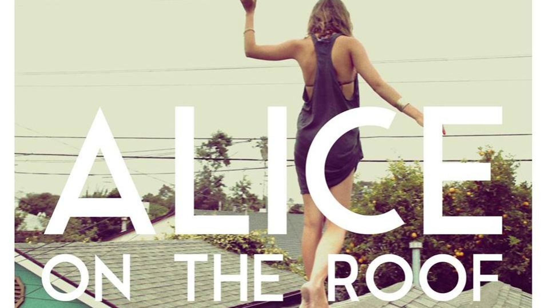 Sirault: Alice Dutoit de The Voice devient Alice on the roof - RTBF Actus