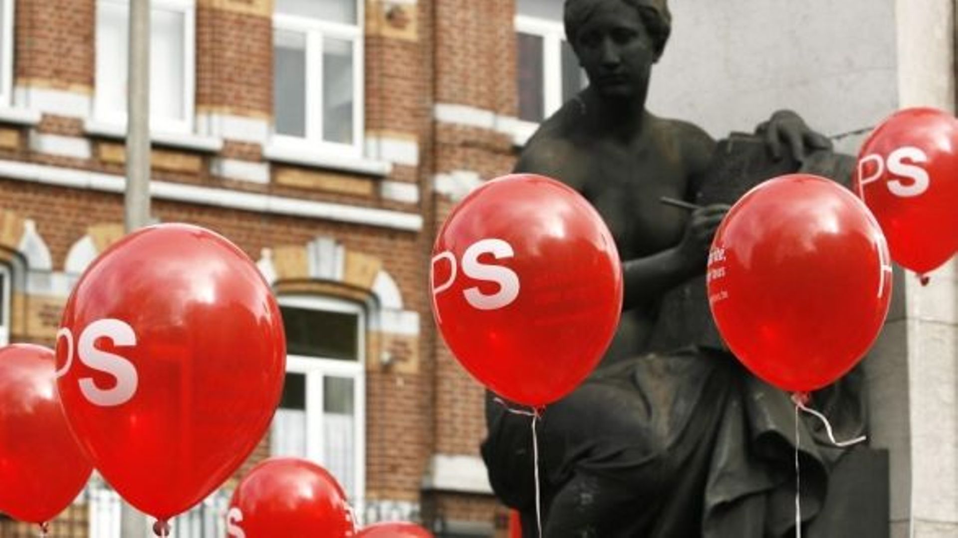 le PS devance le MR en Wallonie - RTBF Actus