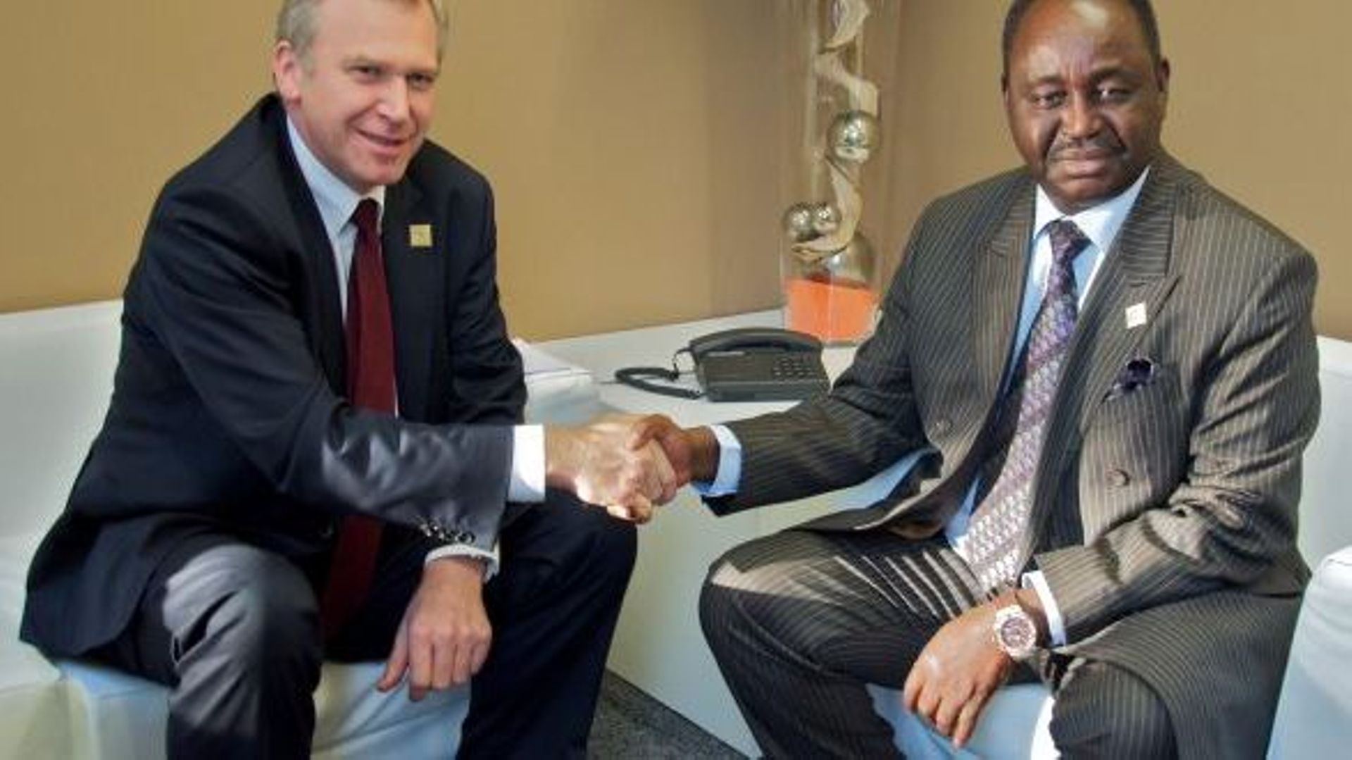 François Bozizé investi président de Centrafrique - RTBF Actus
